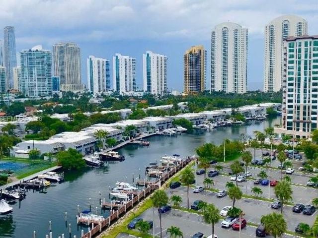 Luxury apartment complex for rent in Sunny Isles Beach, United States