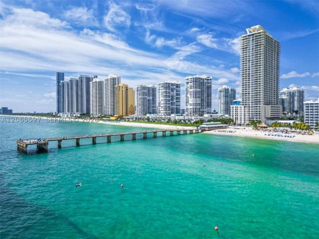Luxury apartment complex for rent in Sunny Isles Beach, United States