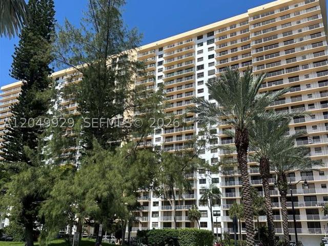 Luxury apartment complex for rent in Sunny Isles Beach, United States