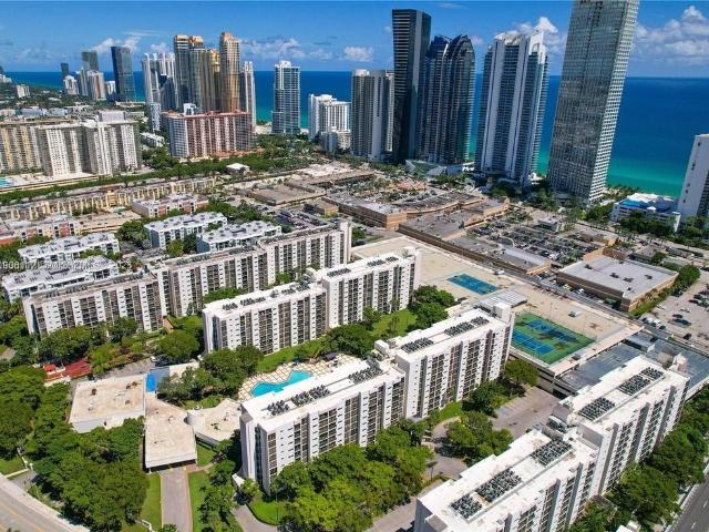 Luxury apartment complex for rent in Sunny Isles Beach, United States