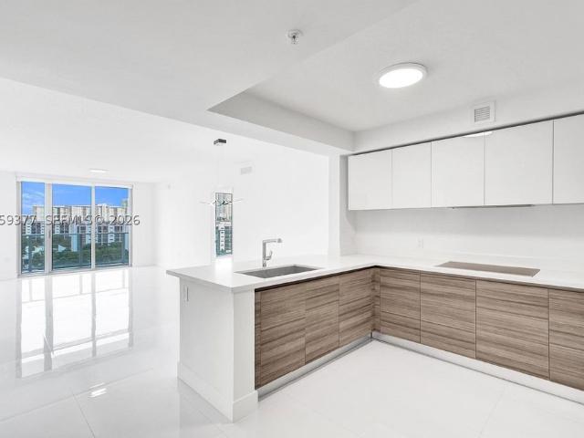 Luxury apartment complex for rent in Sunny Isles Beach, United States