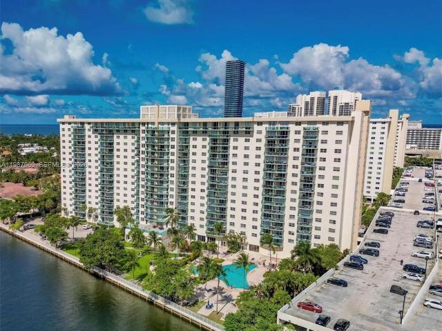 Luxury apartment complex for rent in Sunny Isles Beach, United States