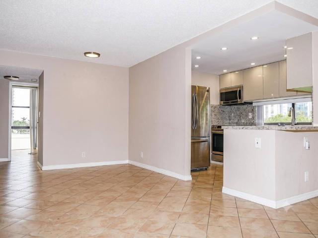 Luxury apartment complex for rent in Sunny Isles Beach, United States