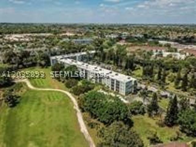 Luxury apartment complex for rent in Sunrise, United States