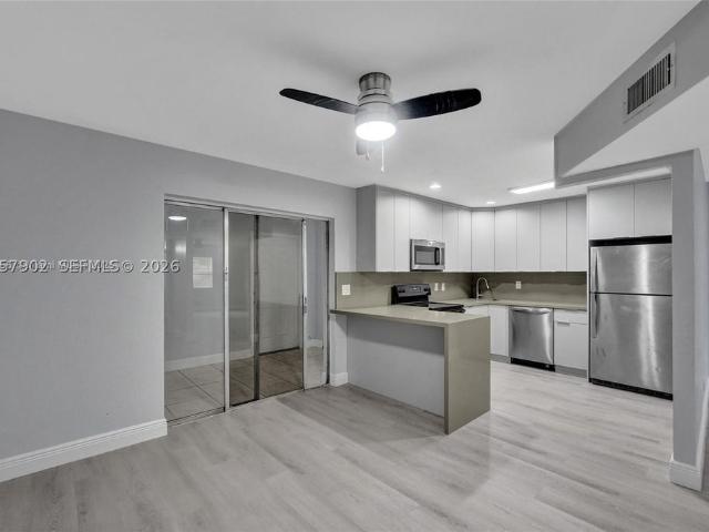 Luxury apartment complex for rent in Sunrise, United States