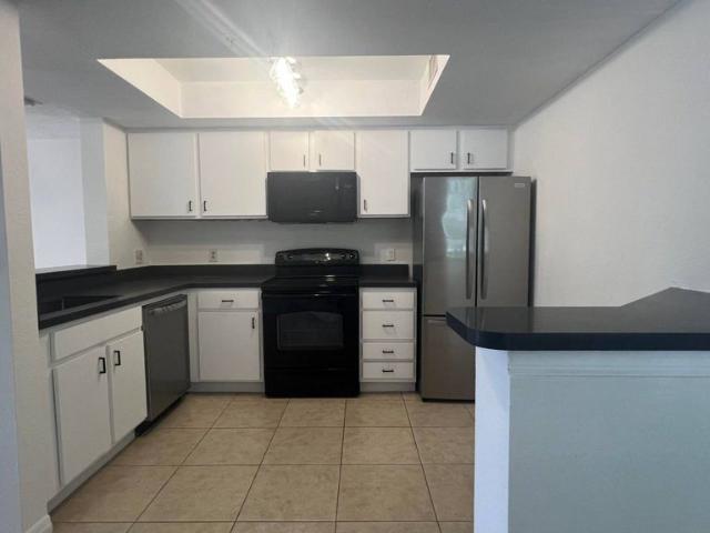 Luxury apartment complex for rent in Sunrise, United States