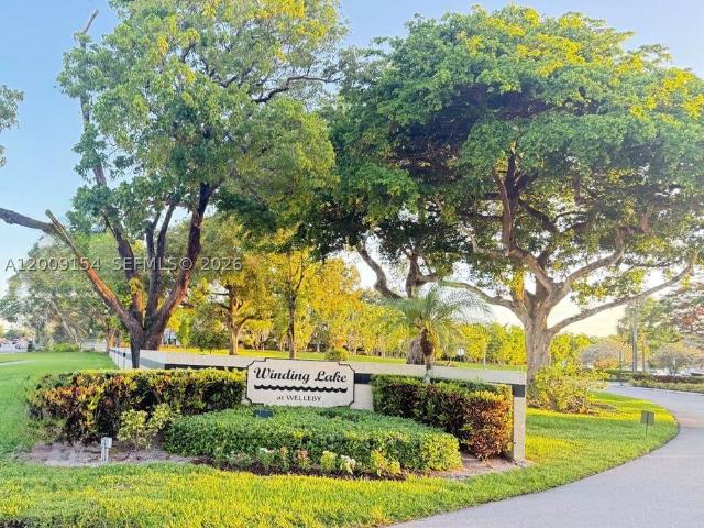 Luxury apartment complex for rent in Sunrise, United States