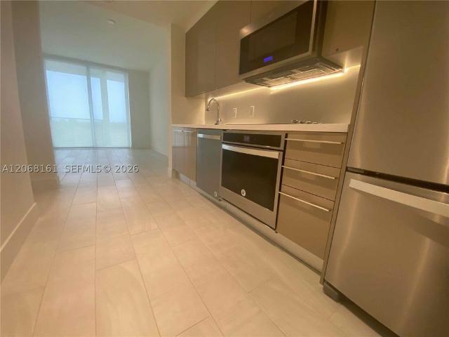 Luxury apartment complex for rent in Sunrise, United States