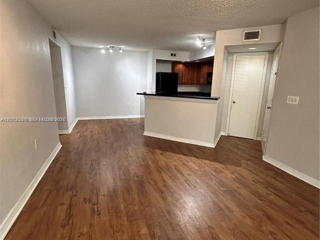 Luxury apartment complex for rent in Sunrise, United States
