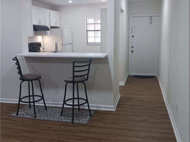 Luxury apartment complex for rent in Sunrise, United States