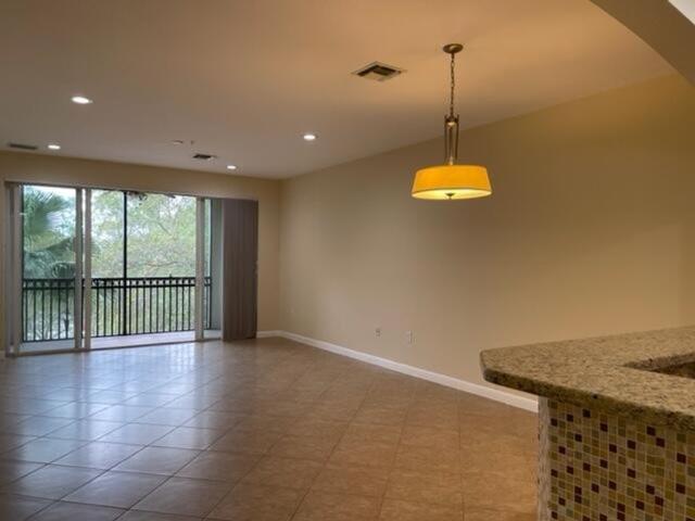 Luxury apartment complex for rent in Sunrise, United States