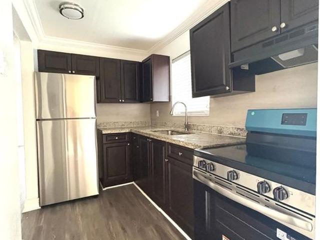 Luxury apartment complex for rent in Sunrise, United States