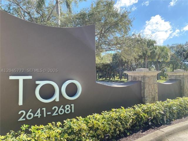 Luxury apartment complex for rent in Sunrise, United States