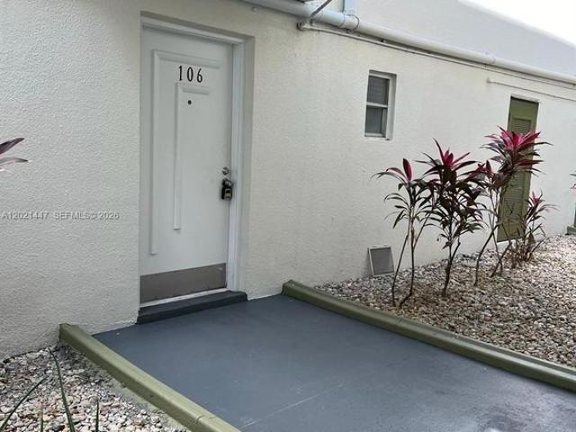 Luxury apartment complex for rent in Sunrise, United States
