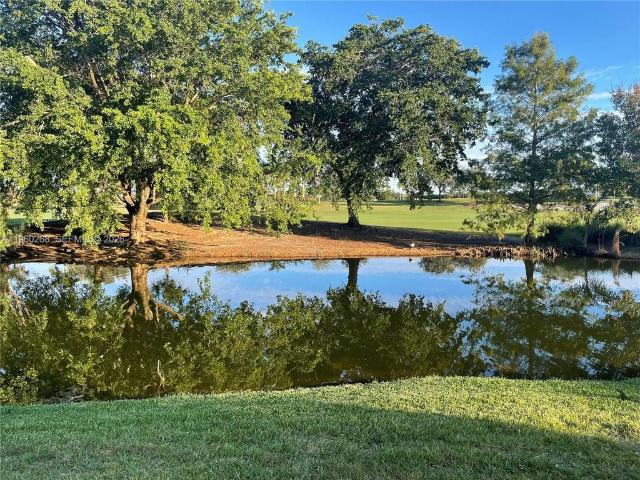 Luxury apartment complex for rent in Sunrise, United States