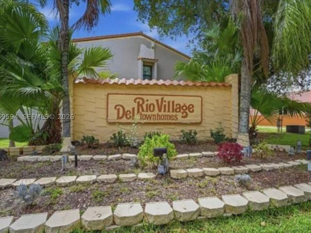Luxury apartment complex for rent in Sunrise, United States