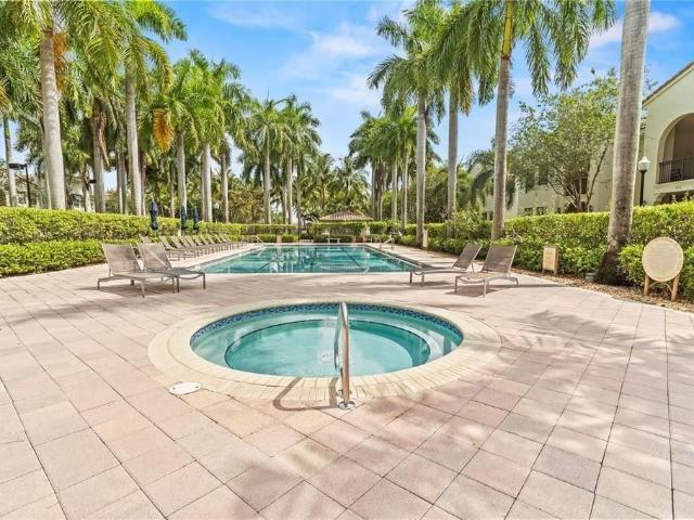 Luxury apartment complex for rent in Sunrise, United States