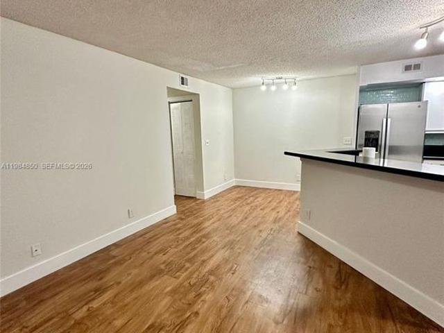 Luxury apartment complex for rent in Sunrise, Florida