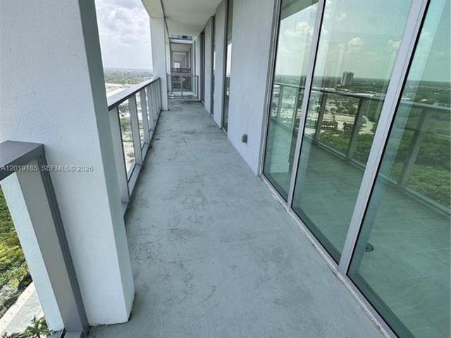 Luxury apartment complex for rent in Sunrise, Florida