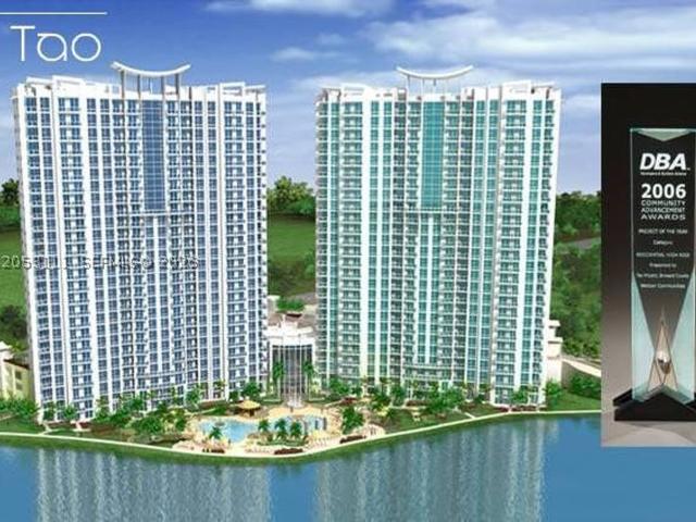 Luxury apartment complex for rent in Sunrise, United States