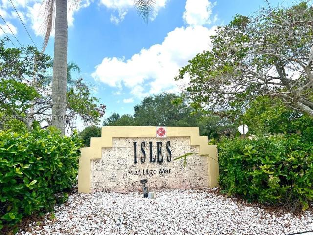 Luxury apartment complex for rent in Sunrise, Florida