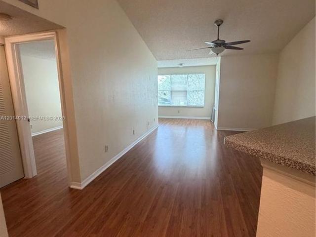 Luxury apartment complex for rent in Sunrise, Florida