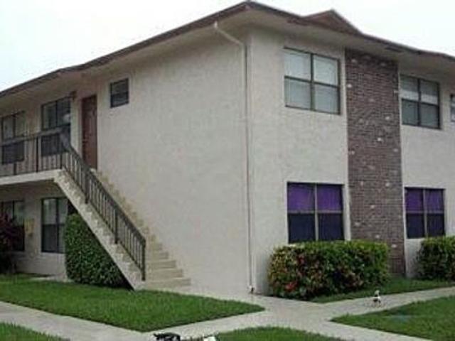 Luxury apartment complex for rent in Sunrise, Florida