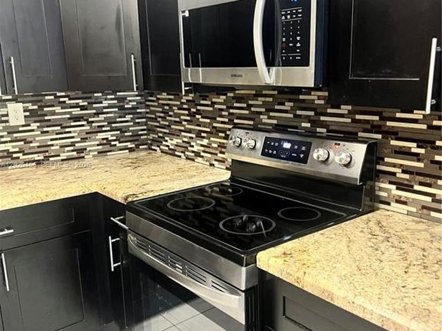 Luxury apartment complex for rent in Sunrise, Florida