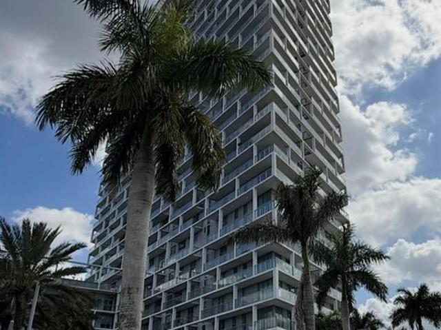 Luxury apartment complex for rent in Sunrise, Florida
