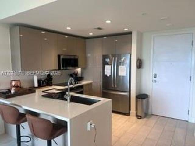 Luxury apartment complex for rent in Sunrise, Florida