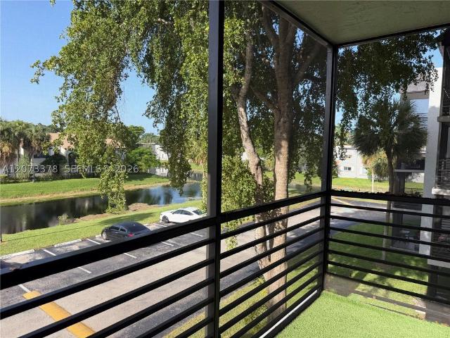 Luxury apartment complex for rent in Sunrise, Florida