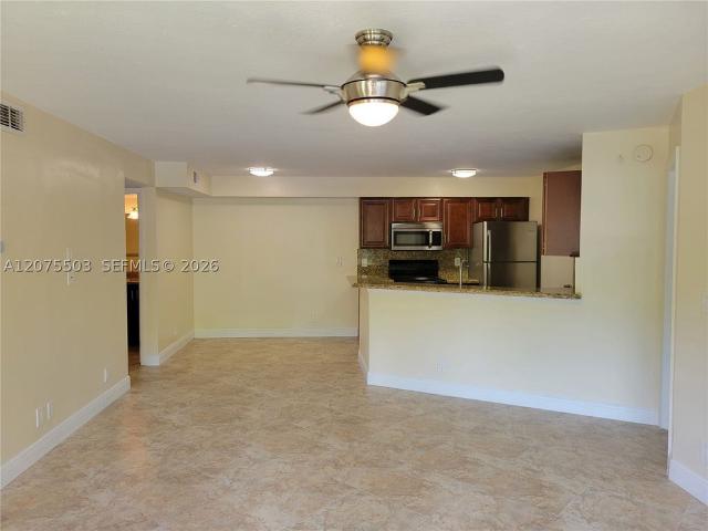 Luxury apartment complex for rent in Sunrise, Florida