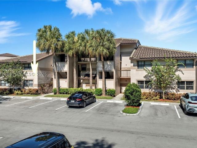 Luxury apartment complex for rent in Sunrise, Florida