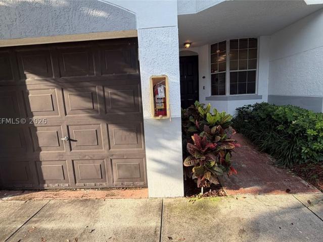 Luxury apartment complex for rent in Sunrise, Florida
