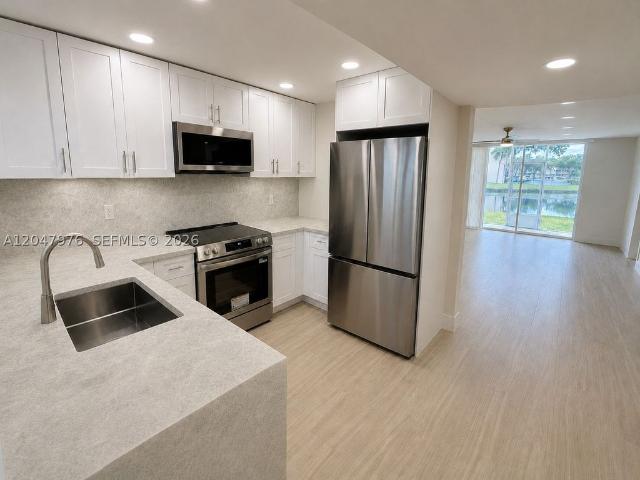 Luxury apartment complex for rent in Sunrise, Florida