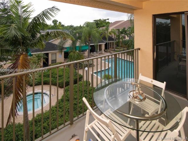 Luxury apartment complex for rent in Sunrise, Florida