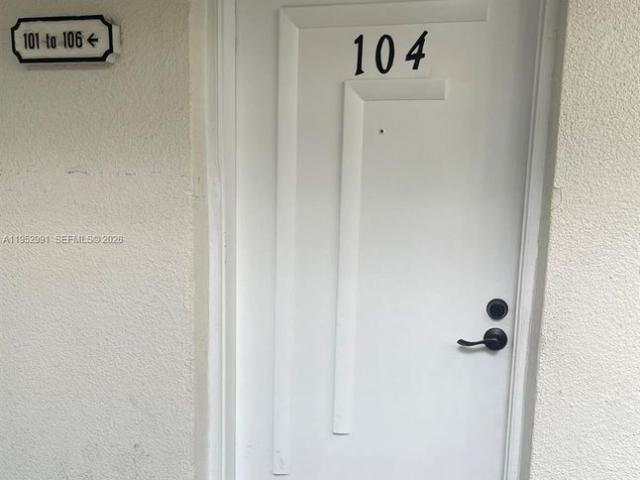Luxury apartment complex for rent in Sunrise, Florida