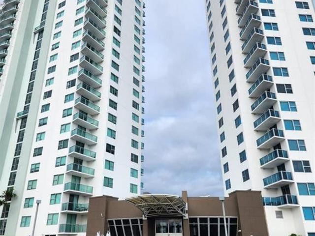 Luxury apartment complex for rent in Sunrise, Florida