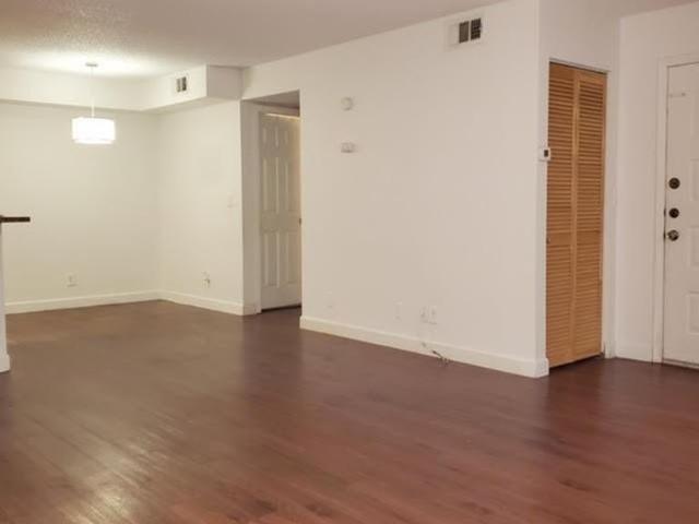 Luxury apartment complex for rent in Sunrise, Florida