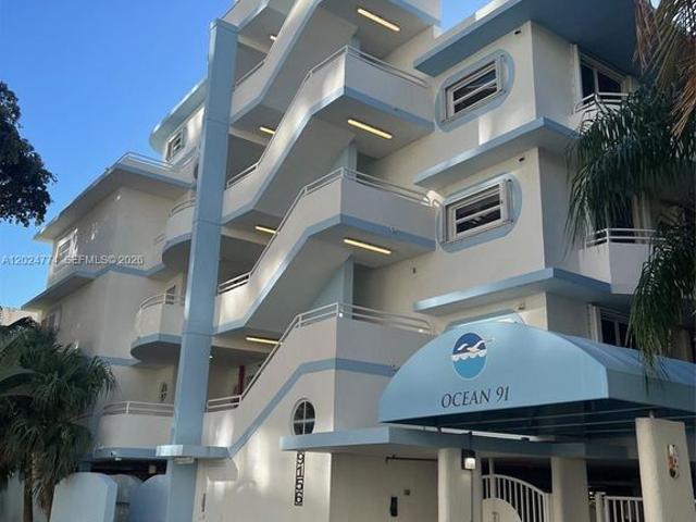 Luxury apartment complex for rent in Surfside, Florida