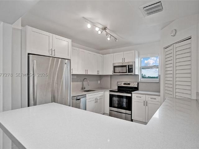 Luxury apartment complex for rent in Surfside, United States
