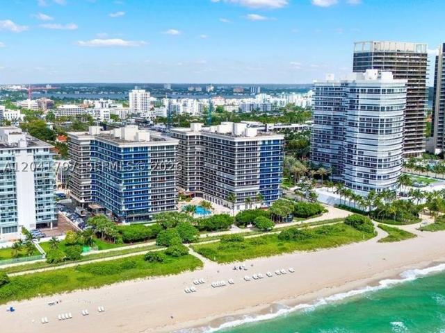 Luxury apartment complex for rent in Surfside, United States