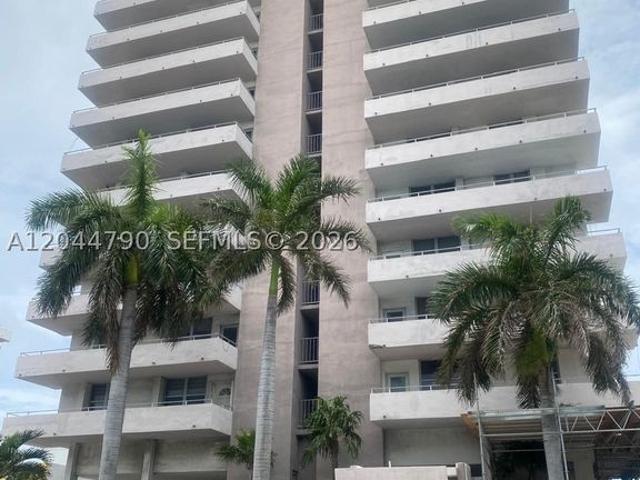 Luxury apartment complex for rent in Surfside, United States