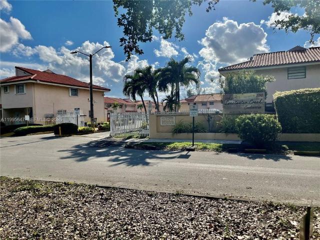 Luxury apartment complex for rent in Sweetwater, Florida