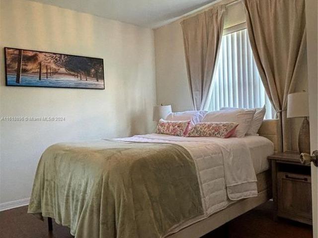 Luxury apartment complex for rent in Poinciana, United States
