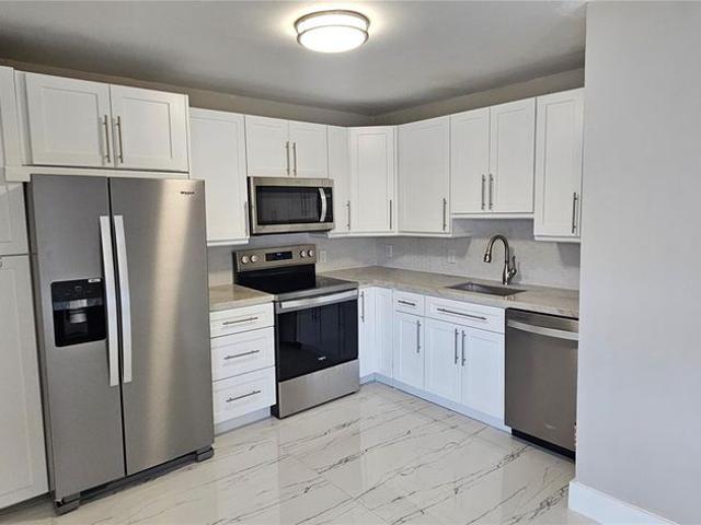 Luxury apartment complex for rent in Pompano Beach, United States