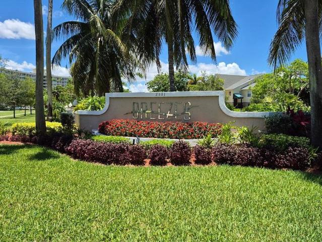 Luxury apartment complex for rent in Pompano Beach, United States