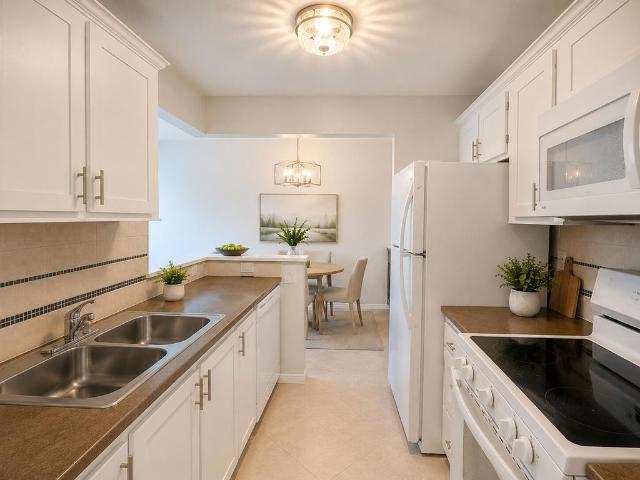 Luxury apartment complex for rent in Pompano Beach, United States