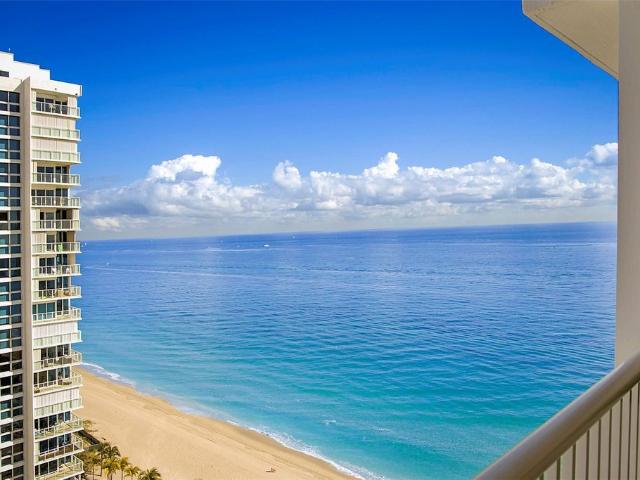 Luxury apartment complex for rent in Pompano Beach, United States