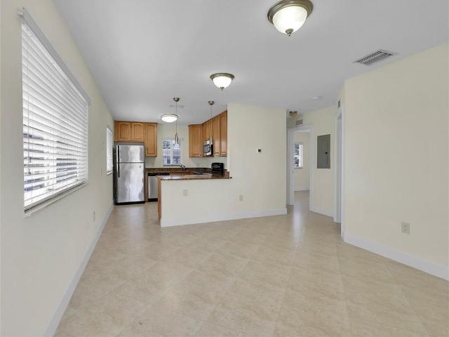 Luxury apartment complex for rent in Pompano Beach, United States